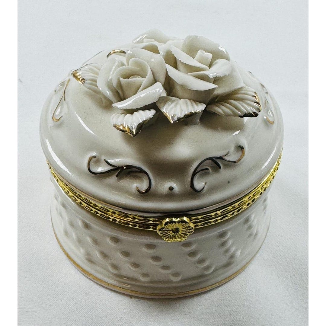 White Capodimonte Style Porcelain Trinket Box Hobnail Gold Rim Hinge ...