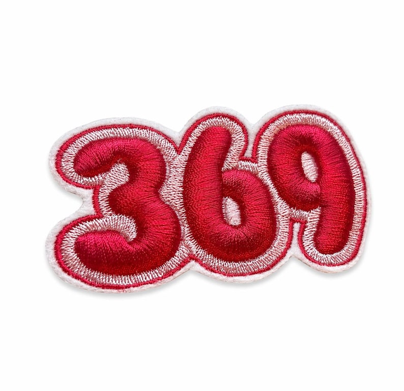 Custom VELCRO Embroidered Patches: Personalised Logo Patch With Your ...