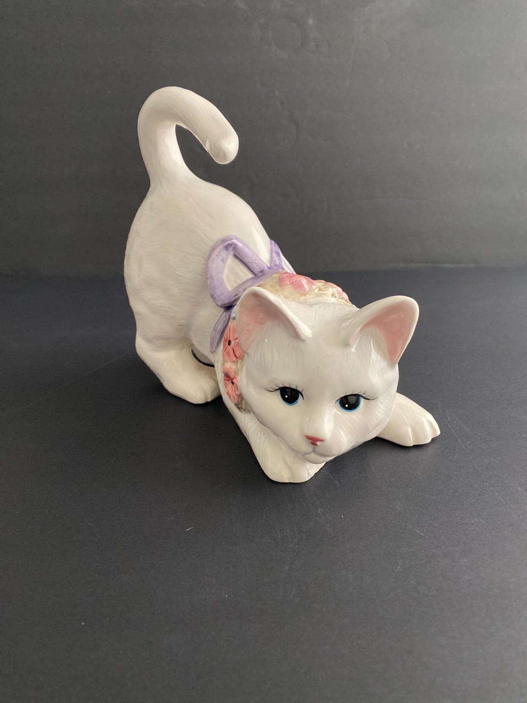 Vintage Lefton Porcelain White Cat Figurine With Floral Collar and a ...