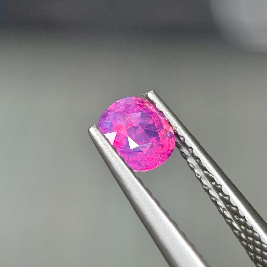 0,60ct Natural Opalescent Ruby Vietnam, Unheat Ruby Luc Yen - Etsy