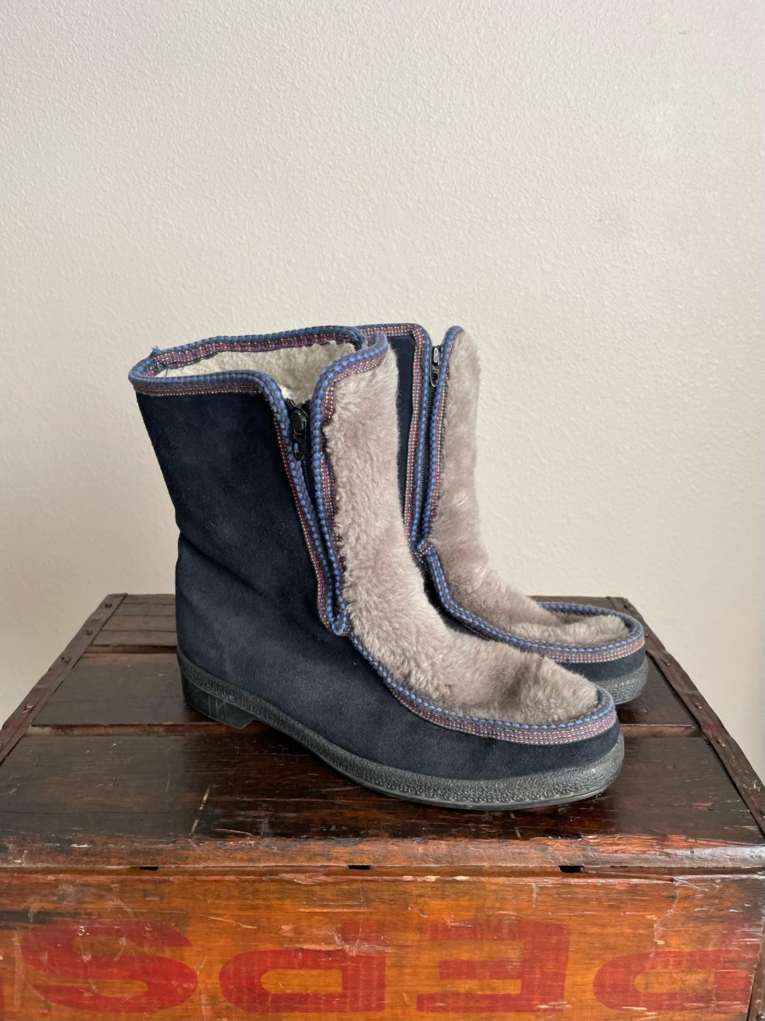 Vintage 70s Yodelers Faux Fur Eskimo Style Ivory Blue Gray Tan Winter ...