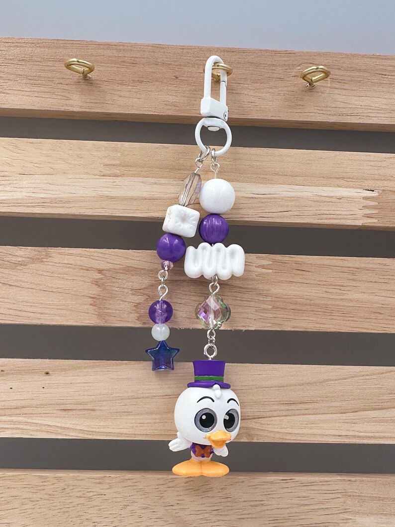 Handmade Disney Doorables Donald Duck Top Hat Keychain – Kawaii Charm ...