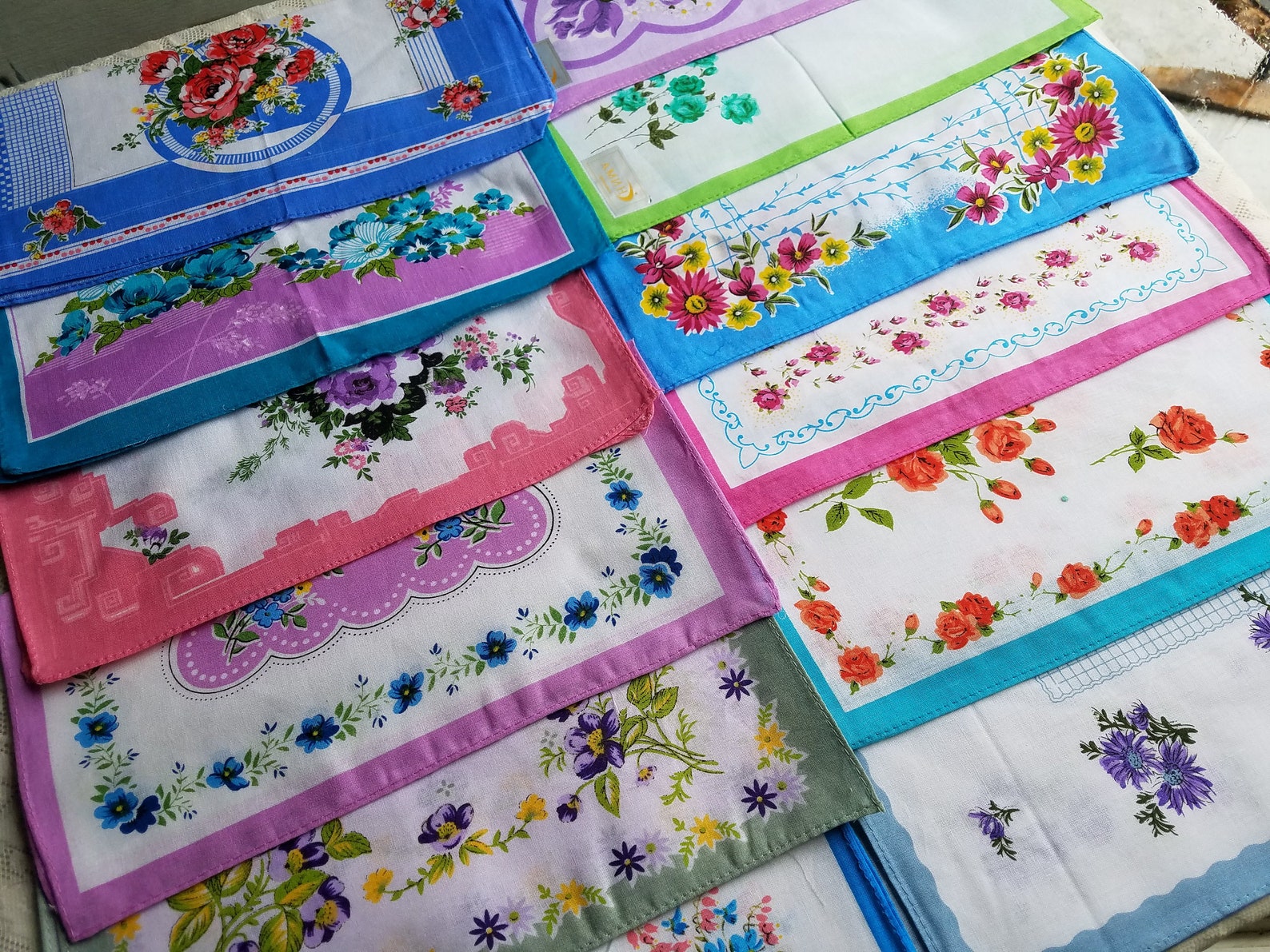 25 Women's Handkerchief Vintage Style Floral Different - Etsy