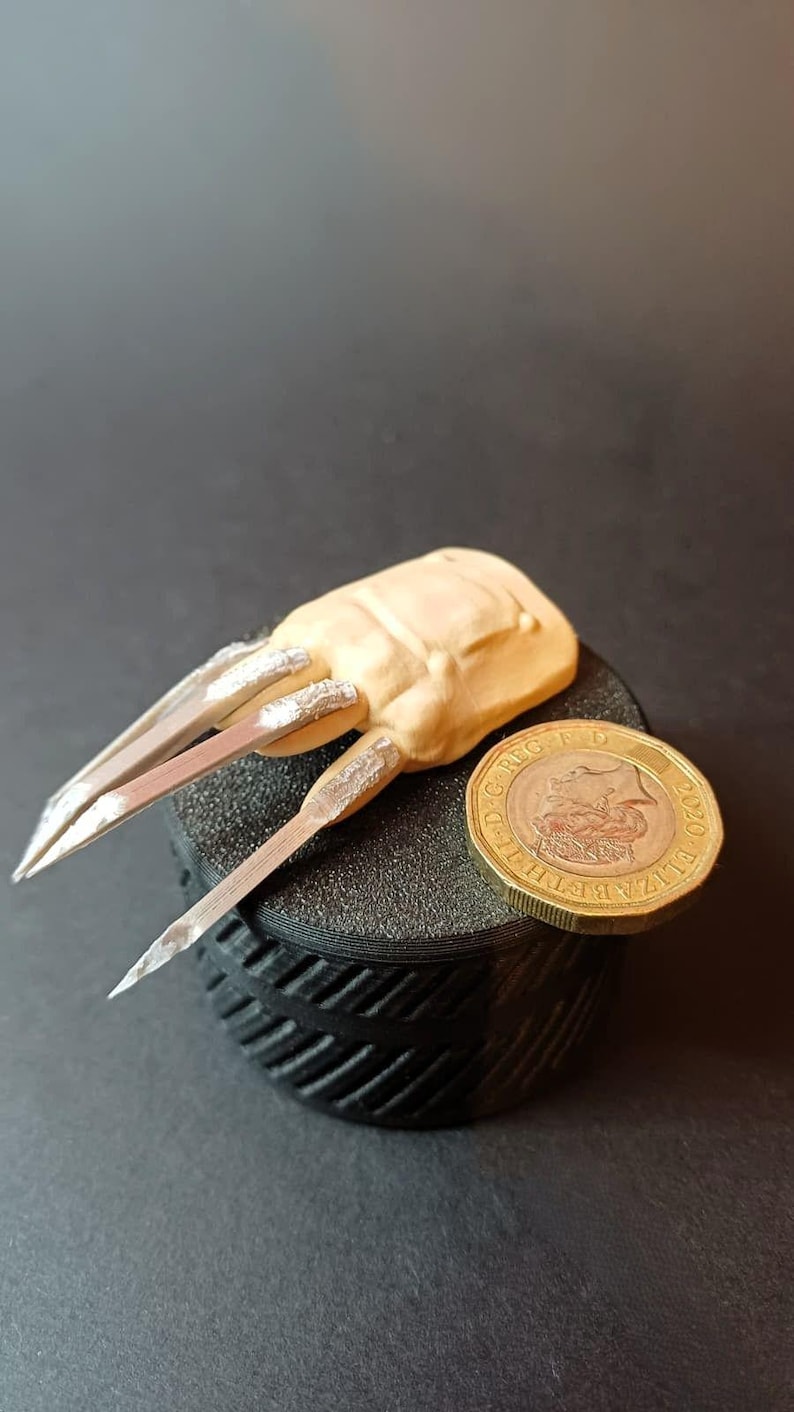 3D Printed Freddie Krueger Claw Glove – Horror Movie Prop Replica - Etsy