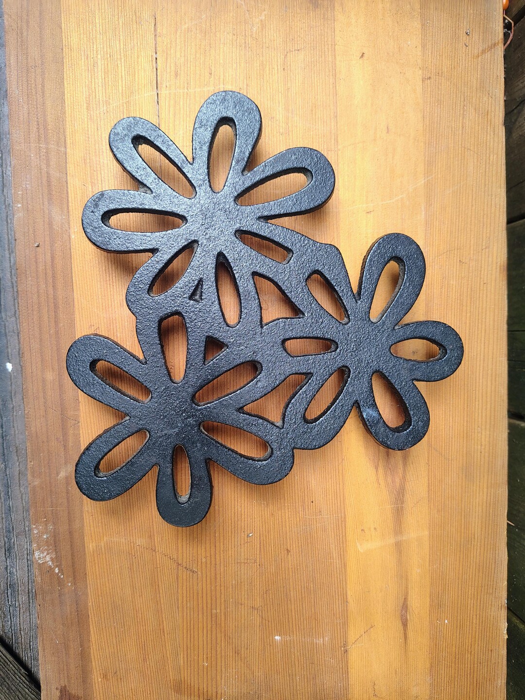 Vintage Cast Iron Daisy Trivet | Mid-century Mod Witchy Kitchen Decor ...