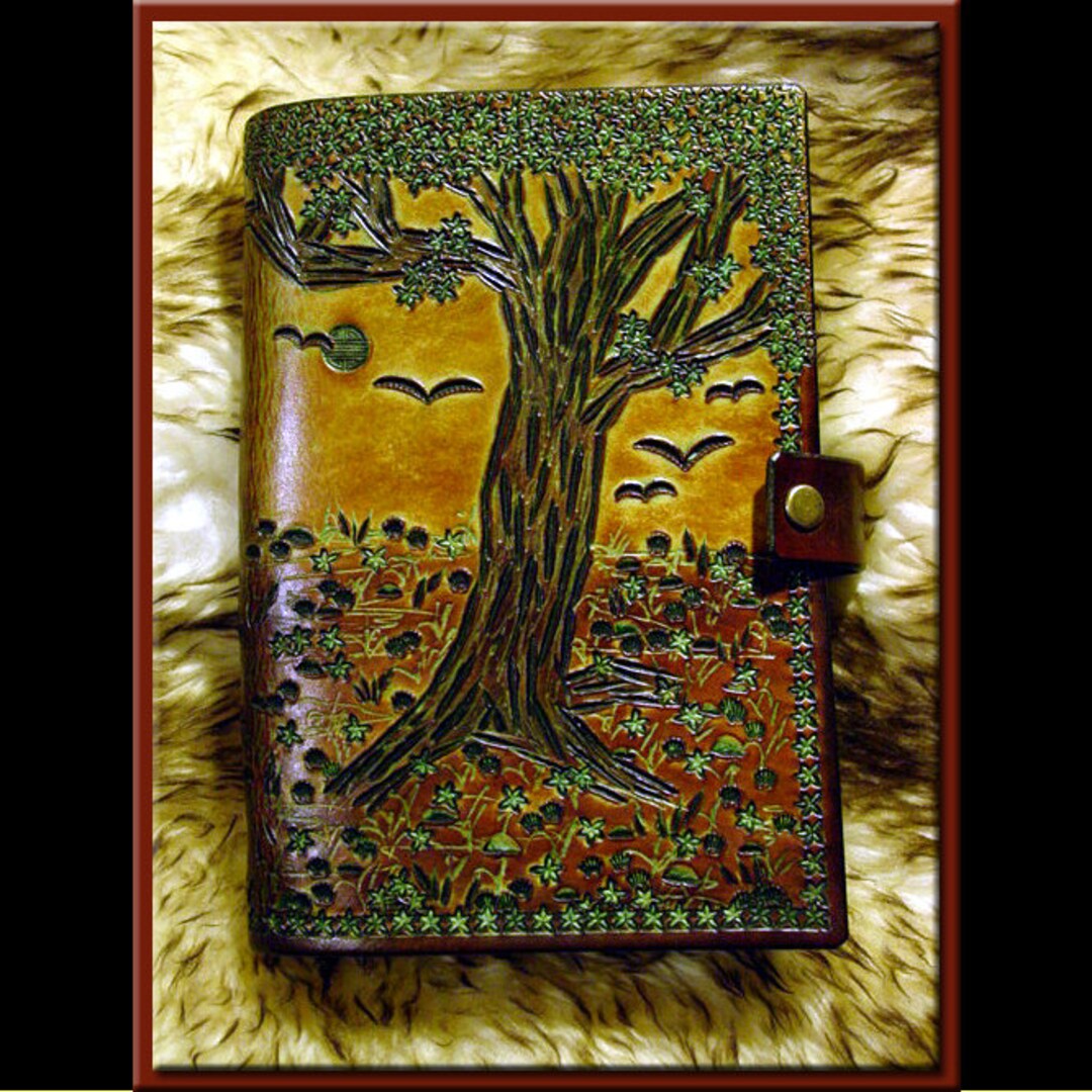 ELM TREE Design • A Beautifully Hand Crafted Medium Sized Leather ...