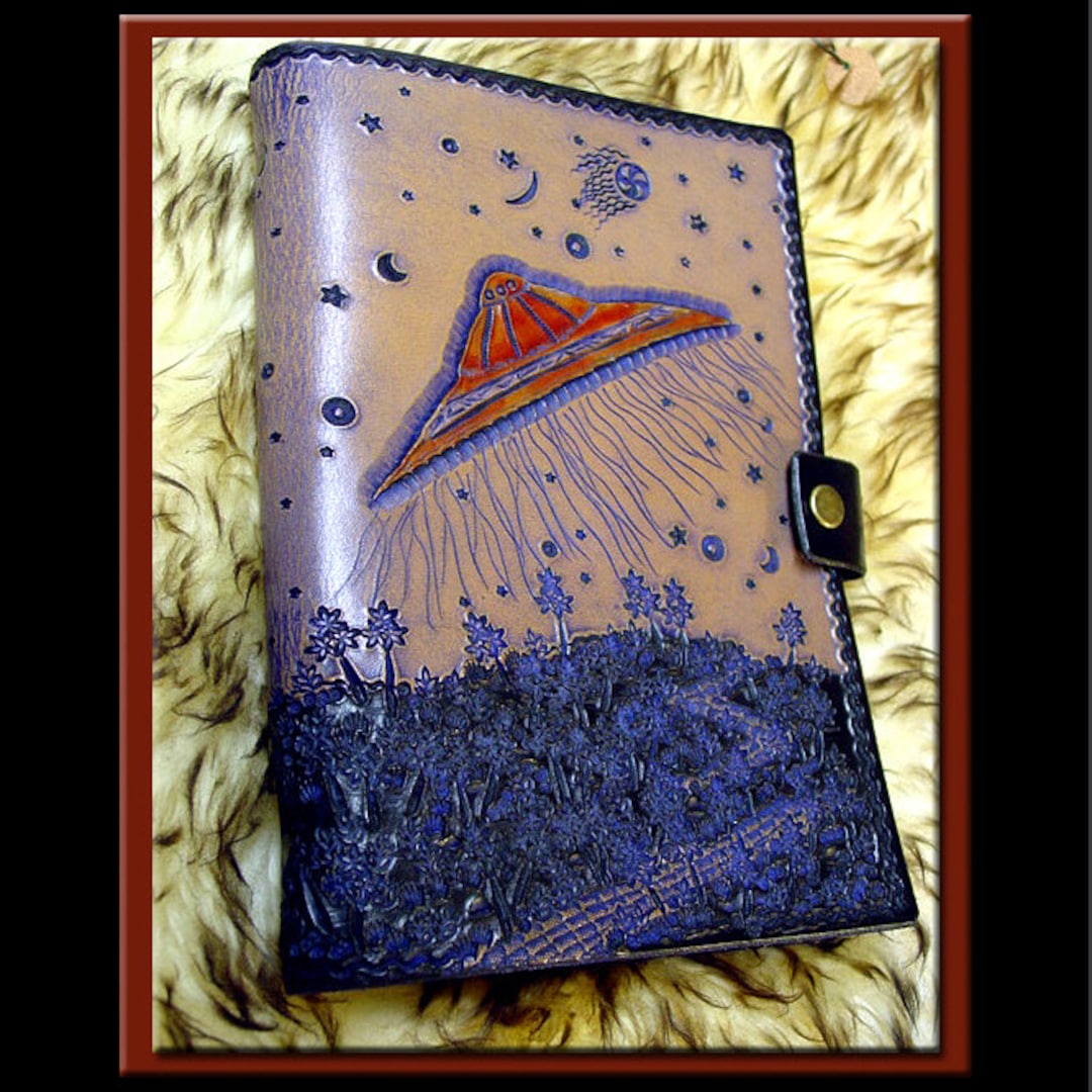UFO Design - A Beautifully Hand Crafted Medium Sized Leather Journal. A ...