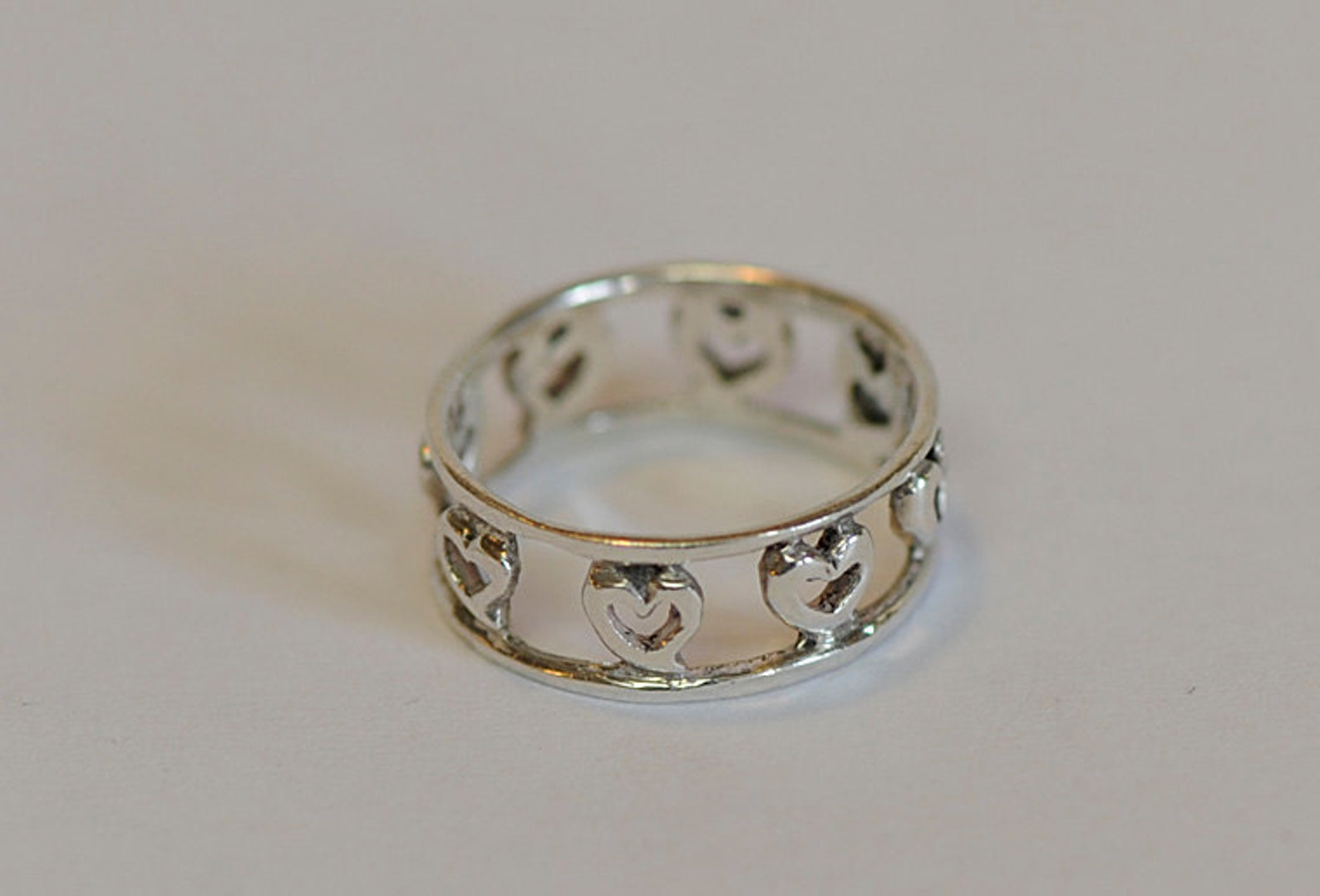 Vintage STERLING SILVER 925 RING .. 8 Cut Out Hearts .. Size | Etsy