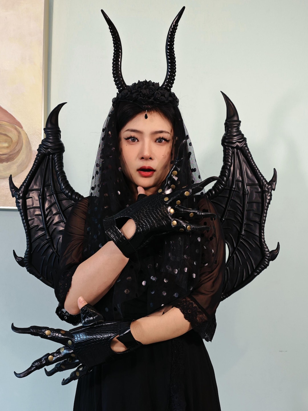 Dragon Wings & Gothic Veil Horns Set | 3PC Wings, Clawed Gloves, Horn ...