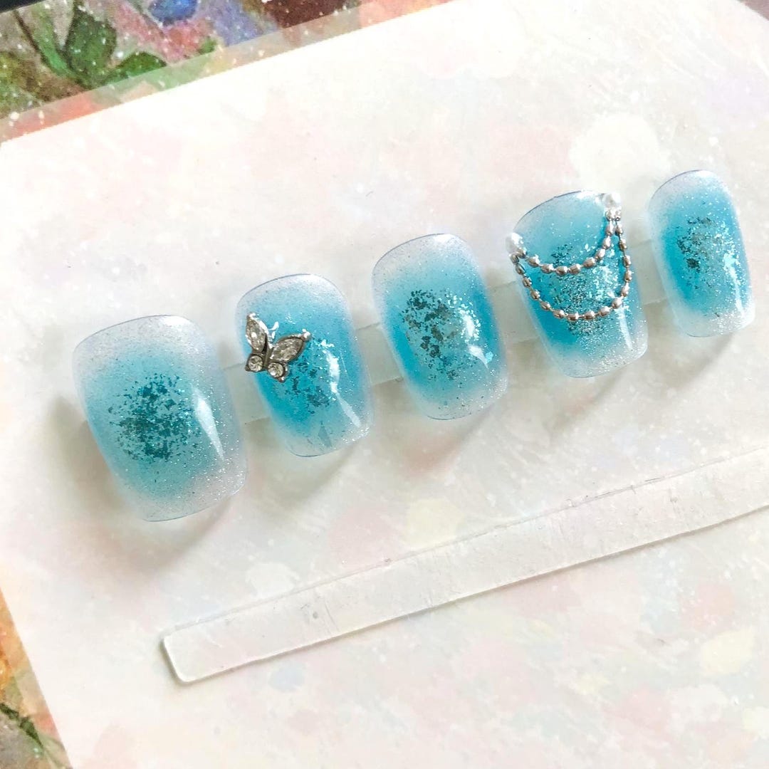 Atlantis Ocean Kiss Press-on Nails | Mythical Gradient Design for Beach ...