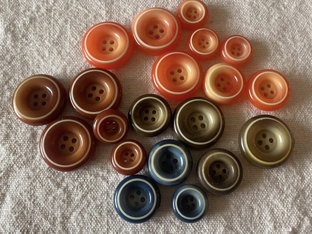 Vintage Button Lot Mixed Sizes Colors | Retro Plastic Sewing Buttons ...