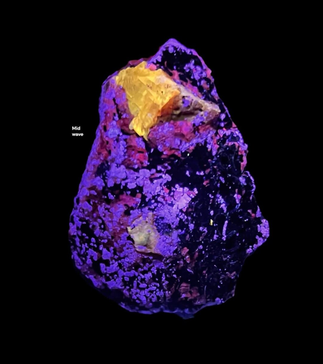 31 Gram Extremely Rare Fluorescent Natural Red Zircon Crystal Specimen ...