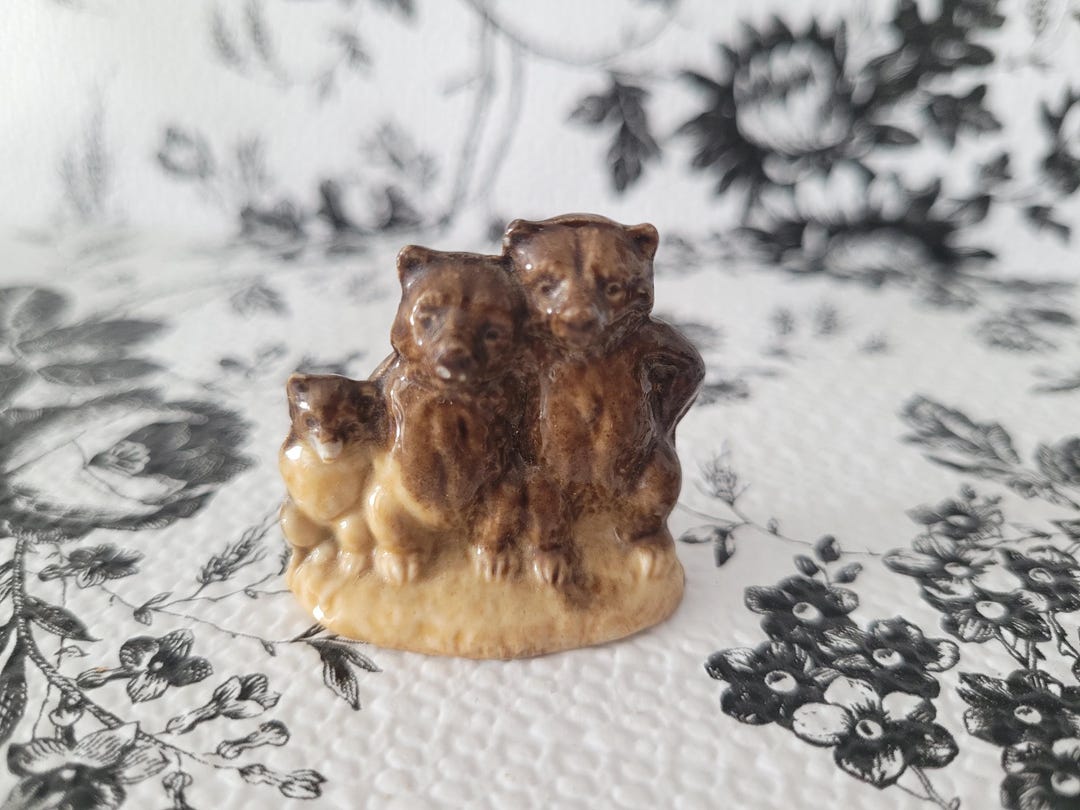 Vintage Wade of England Goldilocks & the 3 Bears Porcelain Figurine Red ...