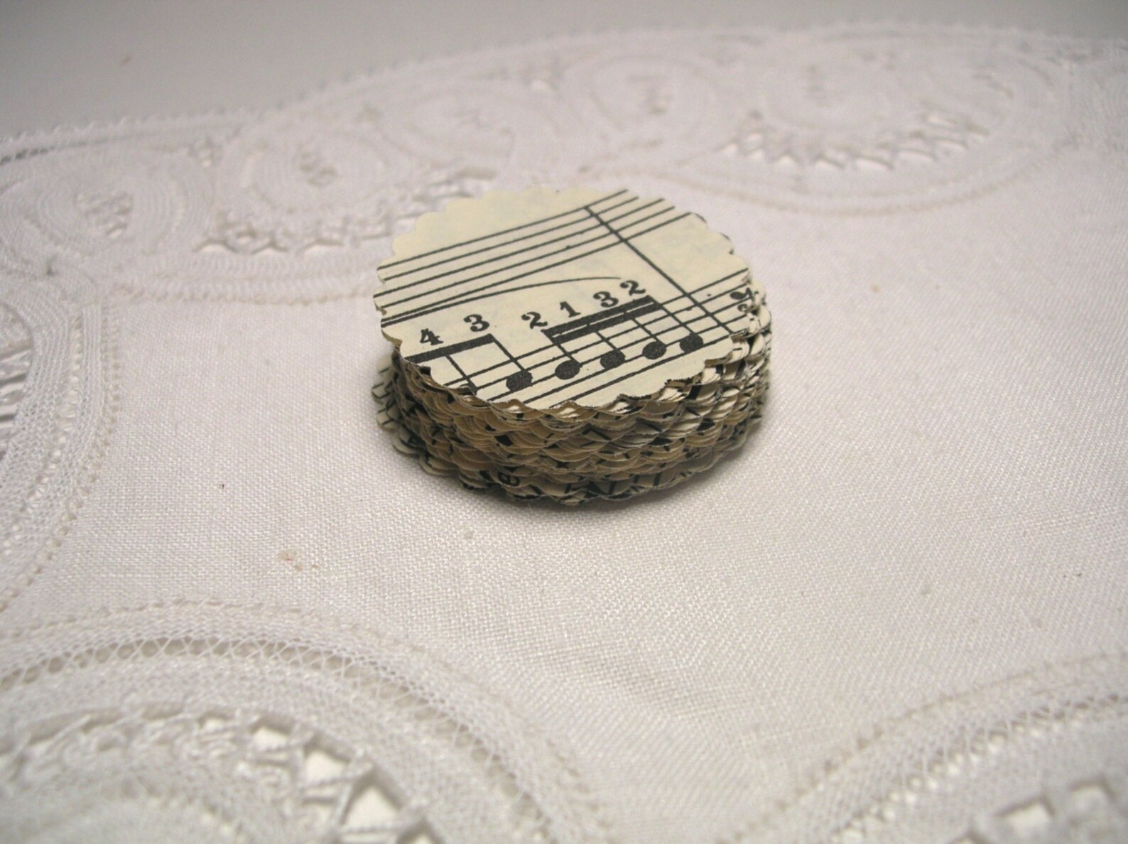 100 Vintage Music Notes Scalloped Punches 1.5 Die ...
