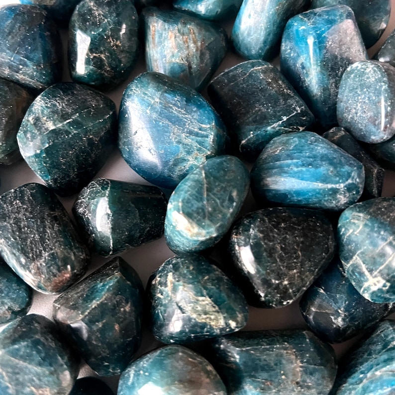 Blue Apatite Tumbled Stone | Communication | Truth | Sense of Purpose ...