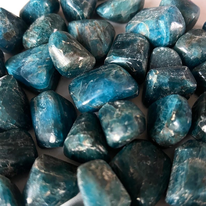 Blue Apatite Tumbled Stone | Communication | Truth | Sense of Purpose ...