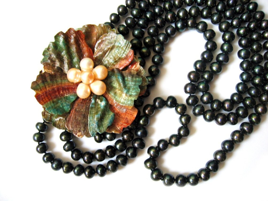 Fabulous 3-strand Peacock Freshwater Pearl Large Carved Shell Flower ...