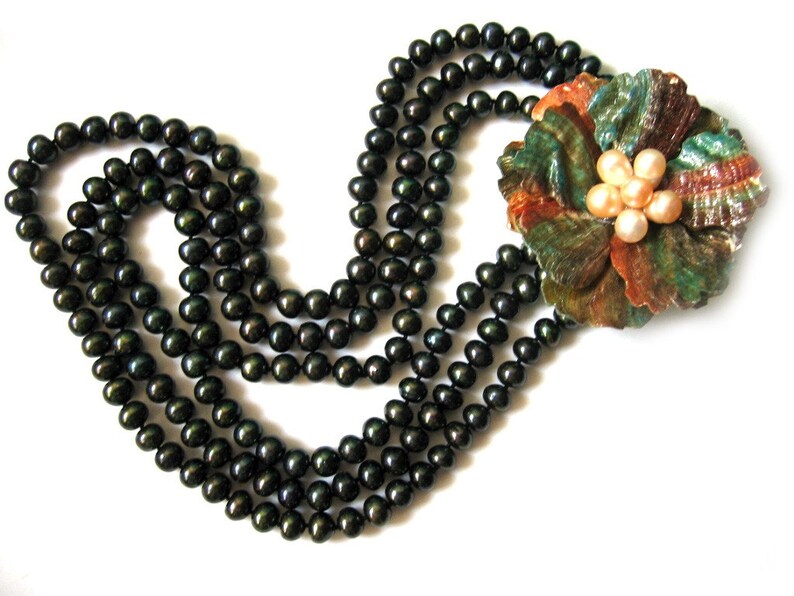 Fabulous 3-strand Peacock Freshwater Pearl Large Carved Shell Flower ...