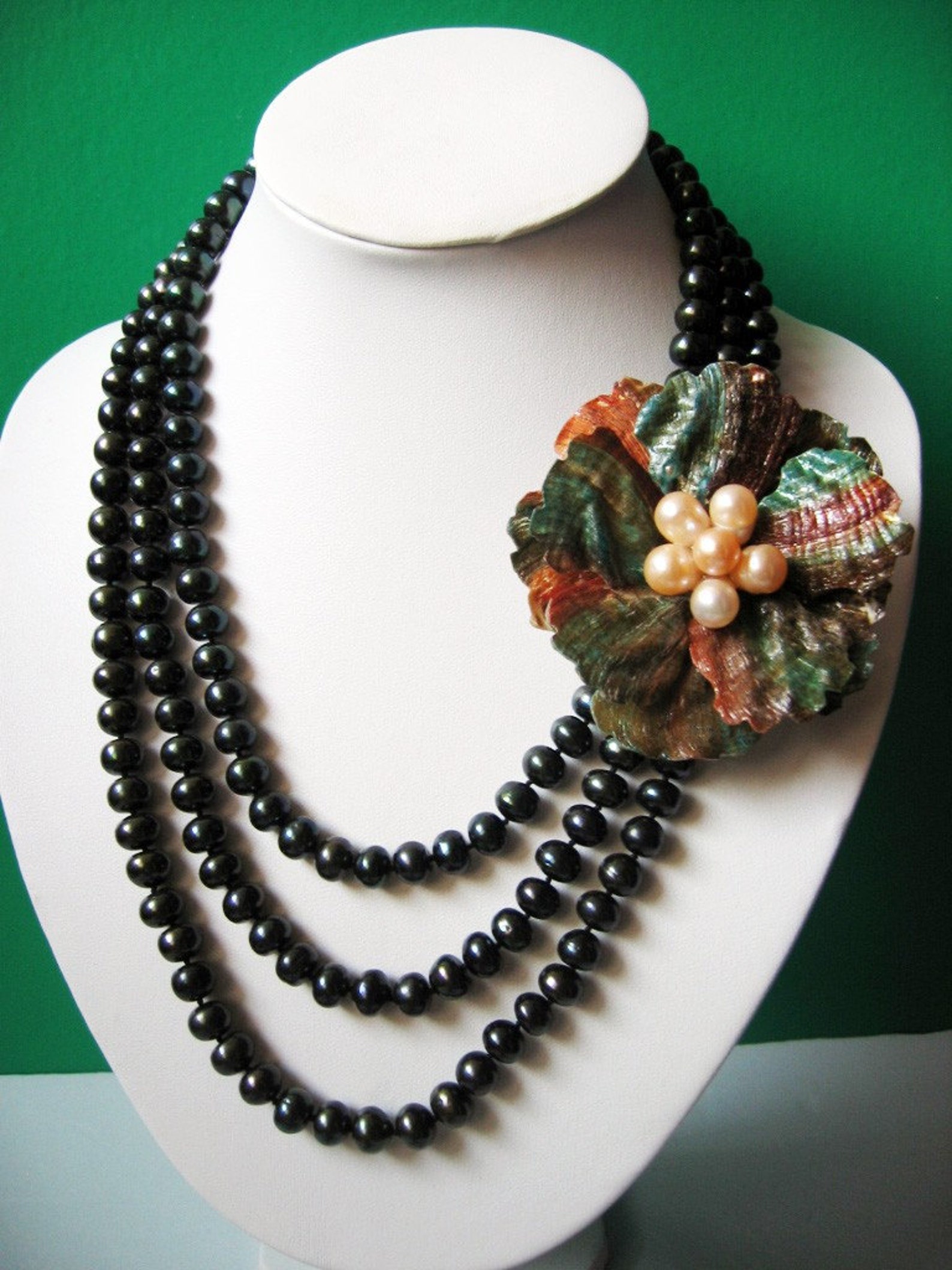 Fabulous 3-strand Peacock Freshwater Pearl Large Carved Shell Flower ...