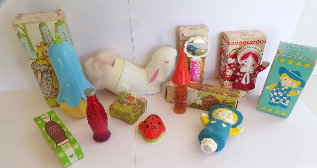 70s Vintage Avon Novelty Collectables Lip Gloss Perfume Compacts Powder ...