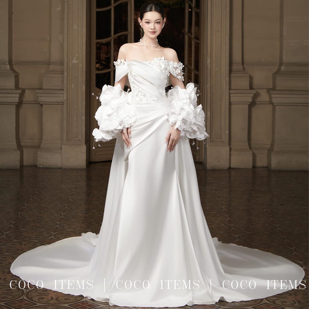 Wedding Dress With Puff Sleeves & Long Train Separate Skirt Embroidered ...
