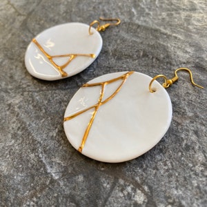 Kintsugi Earrings, White Disc Earrings With Gold Joinery - Etsy