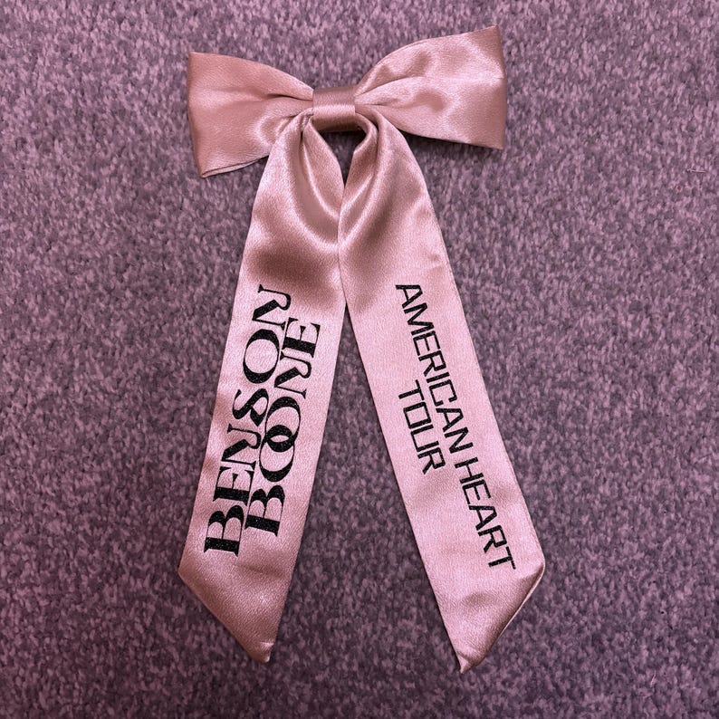 Benson Boone American Heart Tour Concert Bow - Etsy