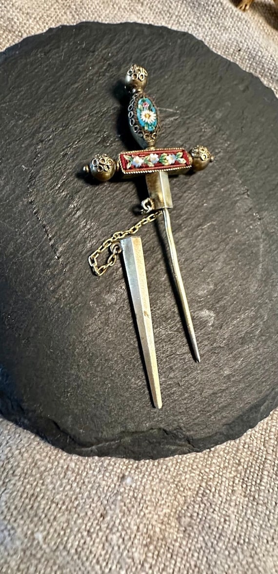 Victorian silver gilt-Scabbard, sword brooch-with ama… - Gem