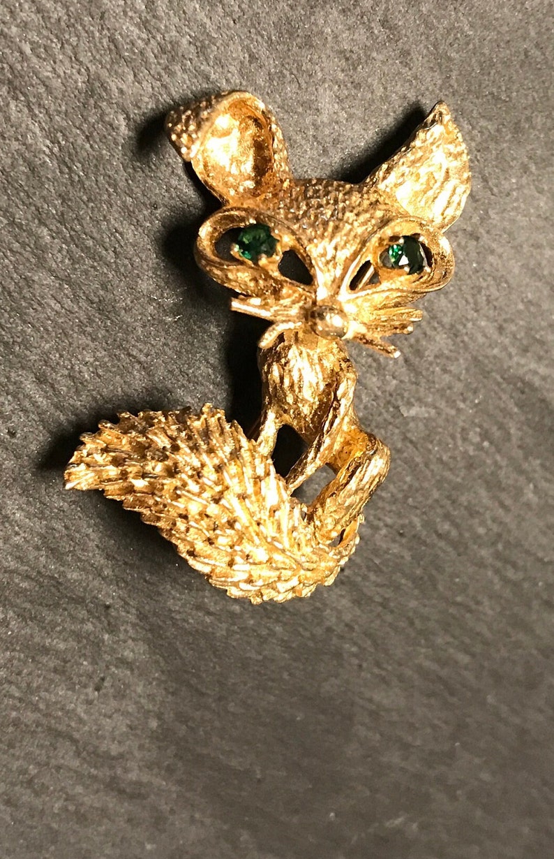 Mid Century Sly Fox With Piercing Emerald Green Eyes 14kt Yellow Gold ...