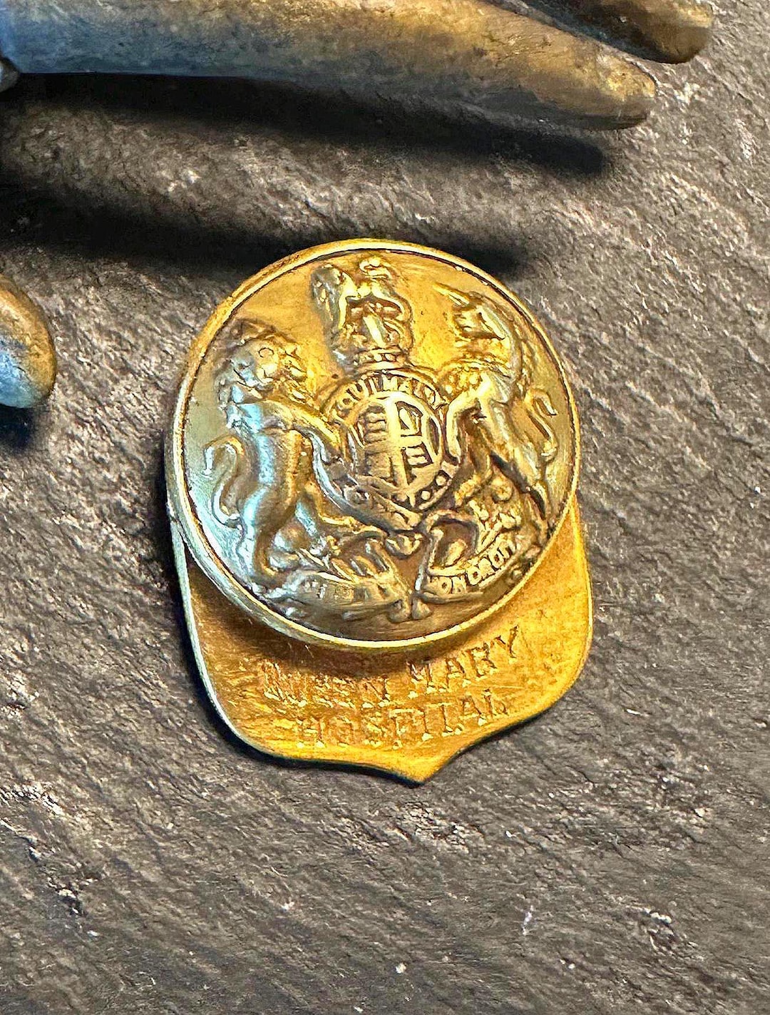 Brooch as is 22k for Queen Mary Hospital, Antique Royal Heraldry Symbol ...