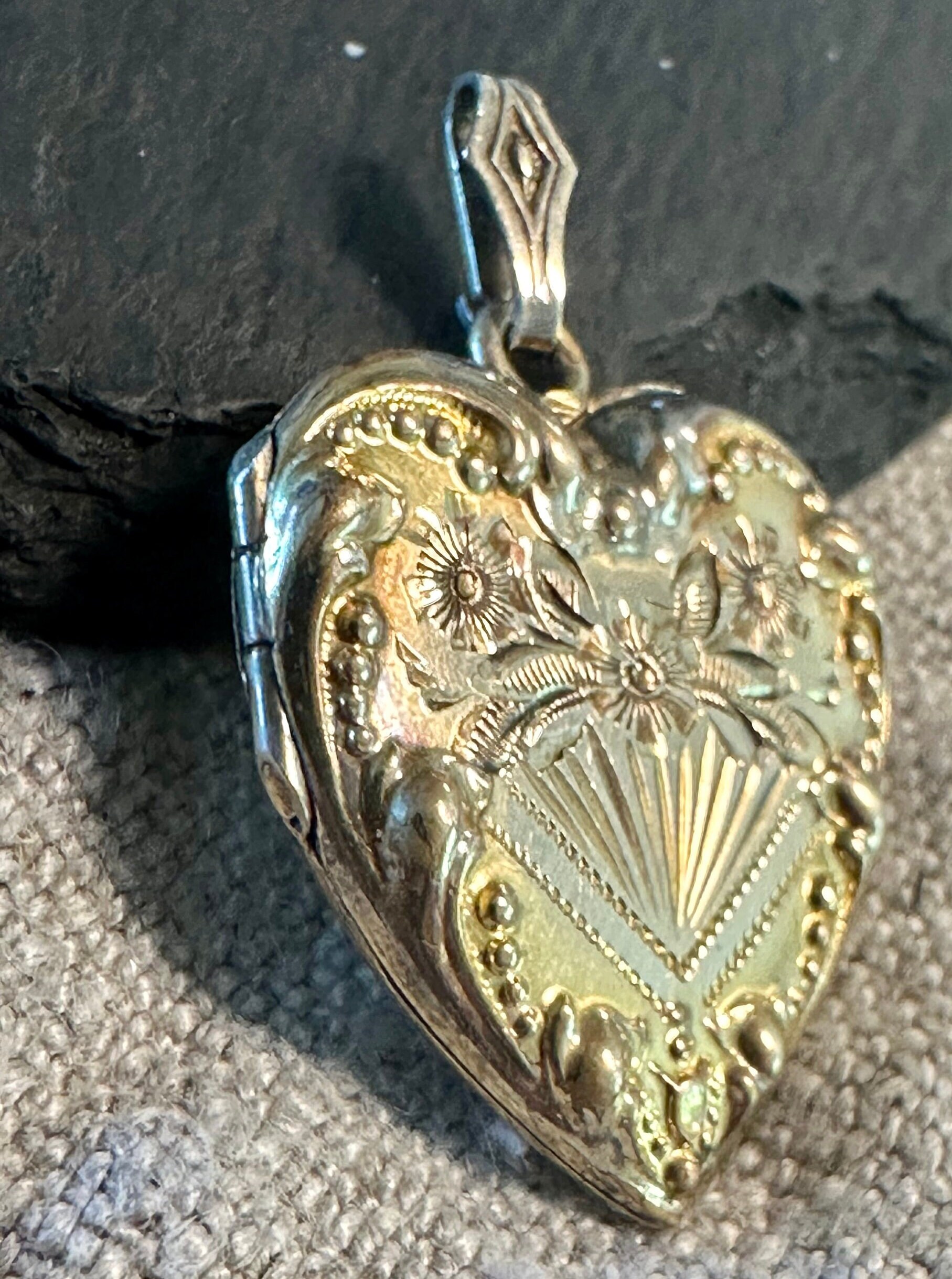 Heart Locket Vintage 10k Gold Filled Puffy Floral Fan Motif - Etsy