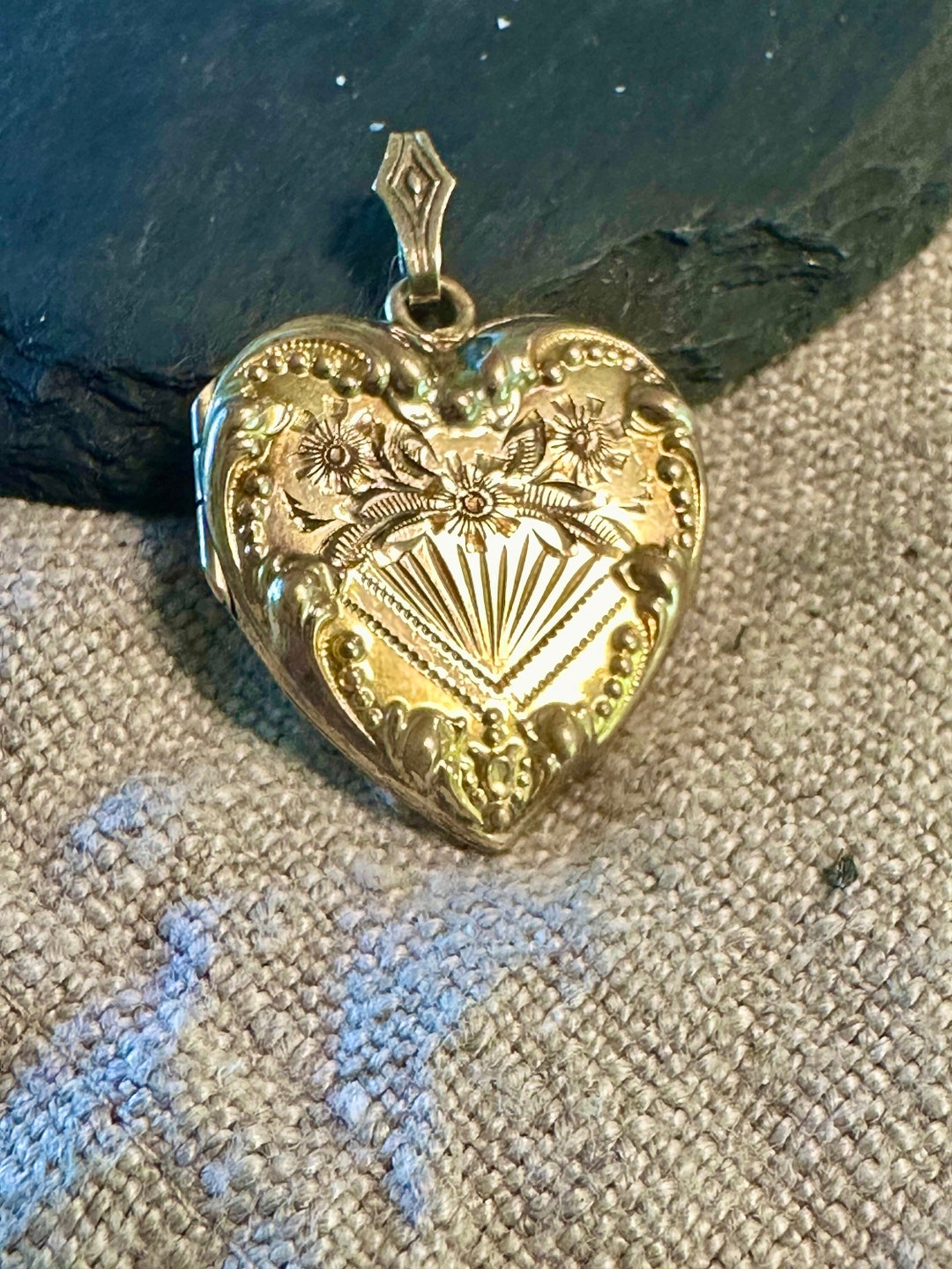 Heart Locket Vintage 10k Gold Filled Puffy Floral Fan Motif - Etsy