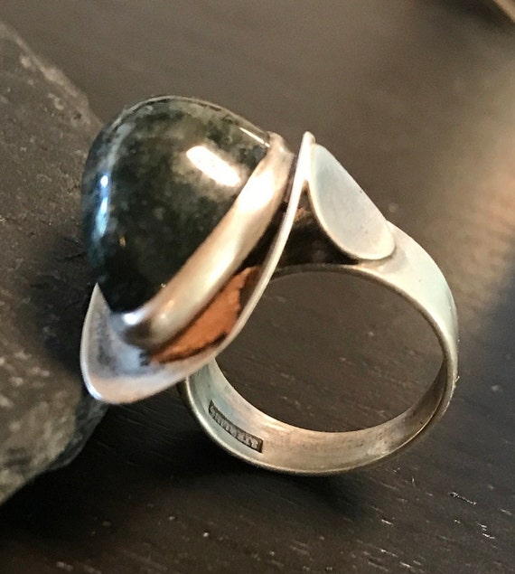 Modernist ring, large, abstract, sterling captivating… - Gem
