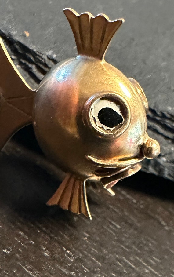 14K Puffy FISH Cartoonish retro charm-hand detailed o… - Gem
