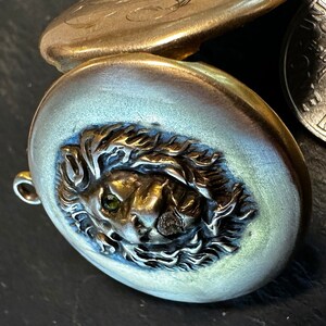 10k 1900 Locket of a Raised Lion Head -diamond in Mouth Green Gemstone ...