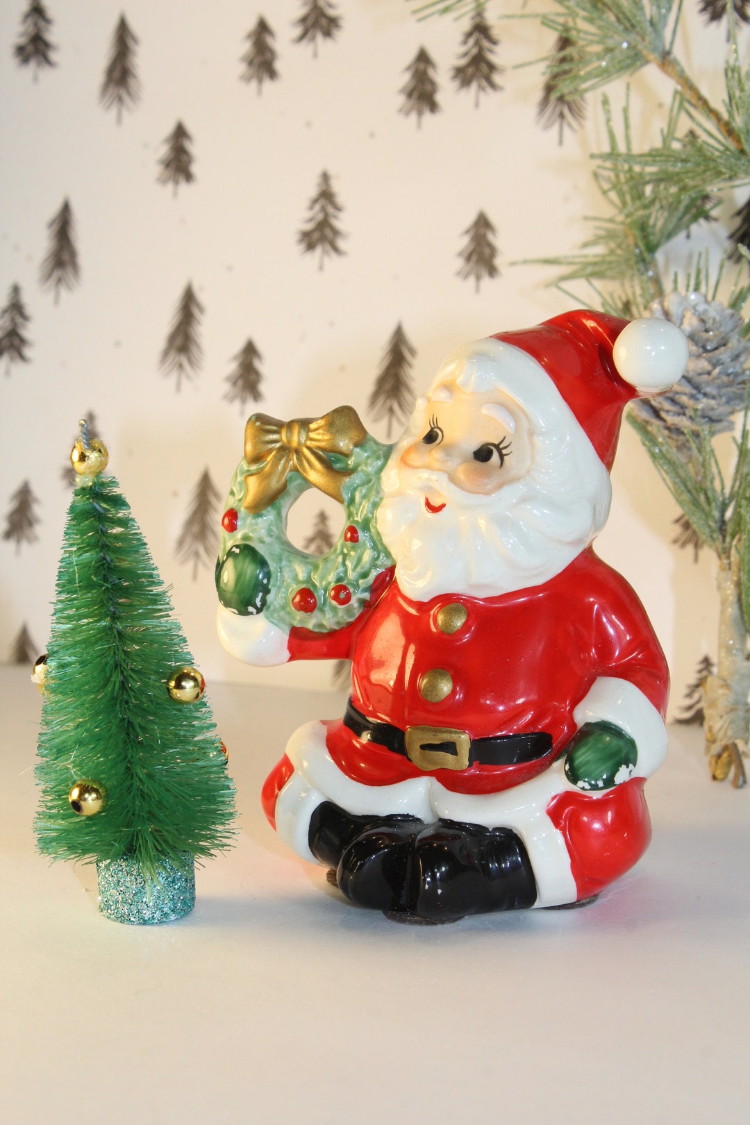 Napco Santa Vintage Santa Figurine Santa With Wreath Collectible ...