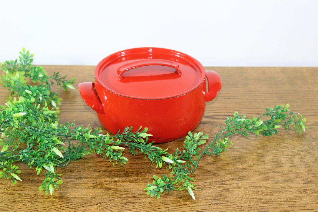 Vintage Red Enamel Pan and Cover Retro Pans Cooking Baking Pots Pans ...