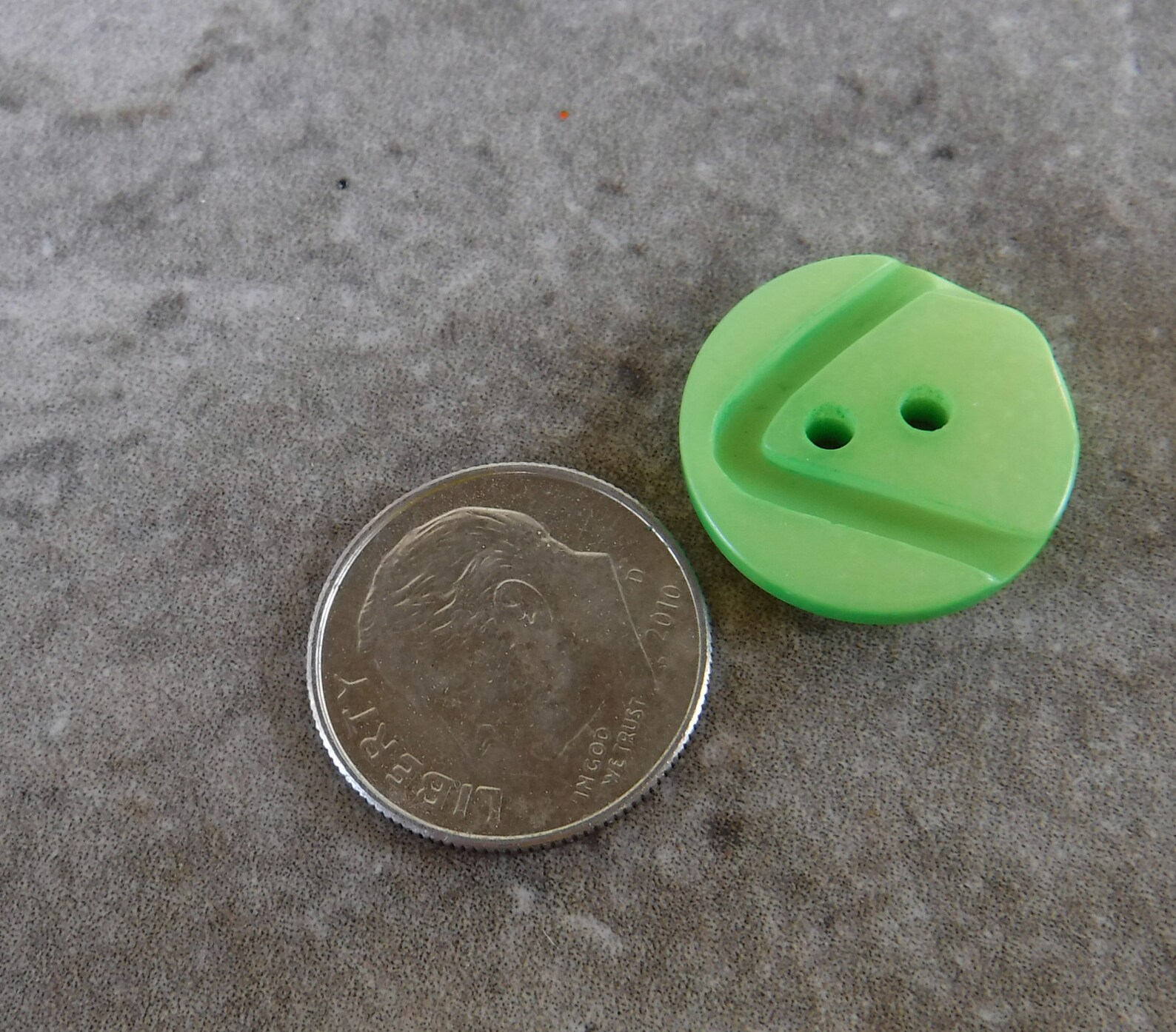 10 Apple Green Tipped Triangle Round Buttons Size 11/16" - Etsy