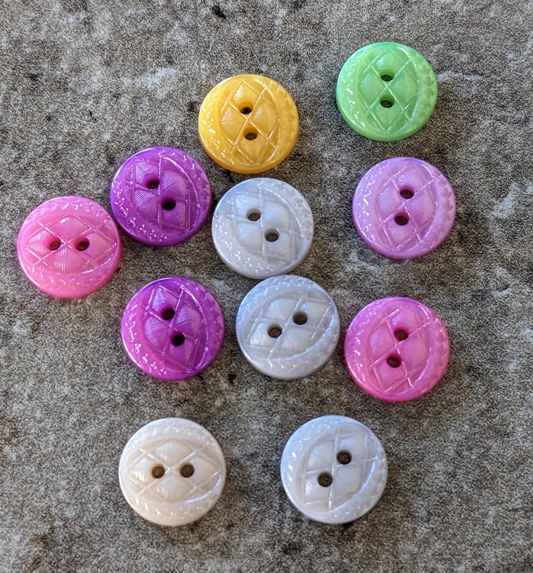 11 Pretty Print Mixed Round Buttons Size 7/16" - Etsy