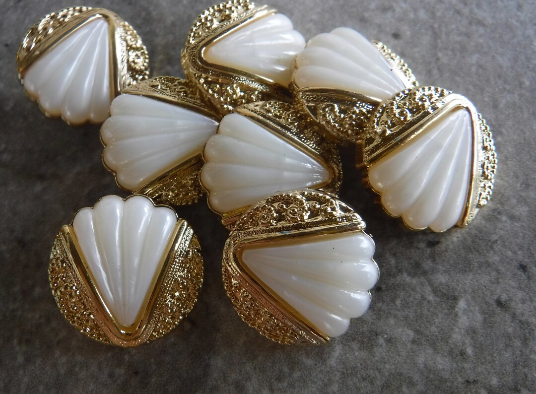 8 Gold Shell Tip Round Shank Buttons Size 13/16" - Etsy