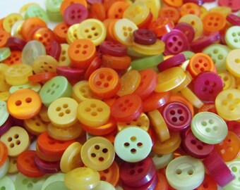 Waterfall Buttons, 50 Small Assorted Round Sewing Crafting Bulk Buttons ...
