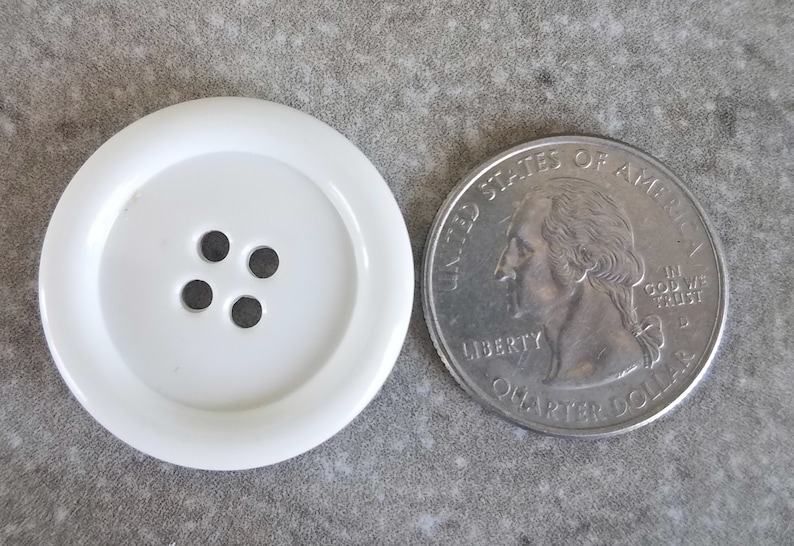 3 Vintage White Round Buttons Size 1 1/8 32 - Etsy