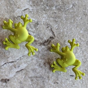 2 Leaping Frog Shank Buttons Size 3/4 - Etsy