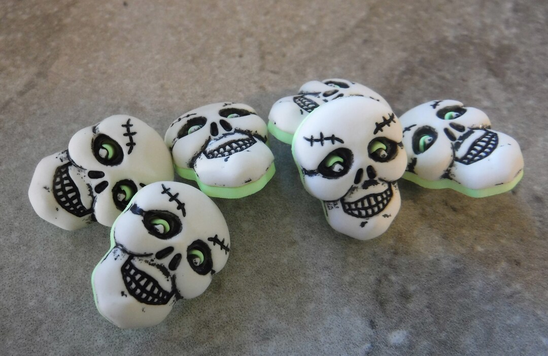 6 Green Eyed Skeleton Shank Buttons - Etsy