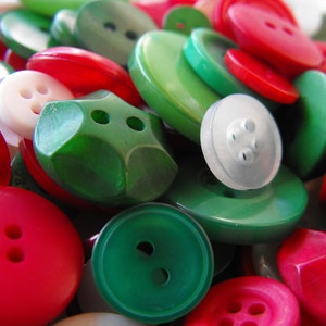 Christmas Buttons, 100 Bulk Assorted Round Multi Size Crafting Sewing ...