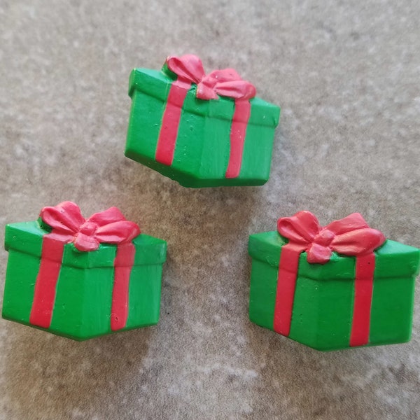 Present Buttons - Etsy