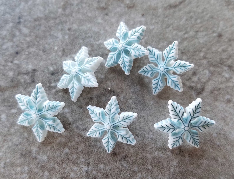 6 Poinsettia Snowflake Shank Buttons Size 1/2" - Etsy