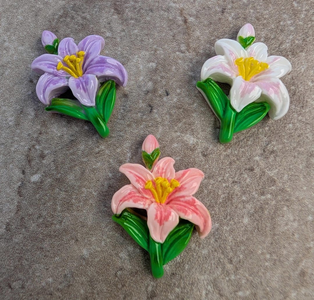 2 Garden Lily Large Flat Back Embellishment Buttons Size 7/8" You ...