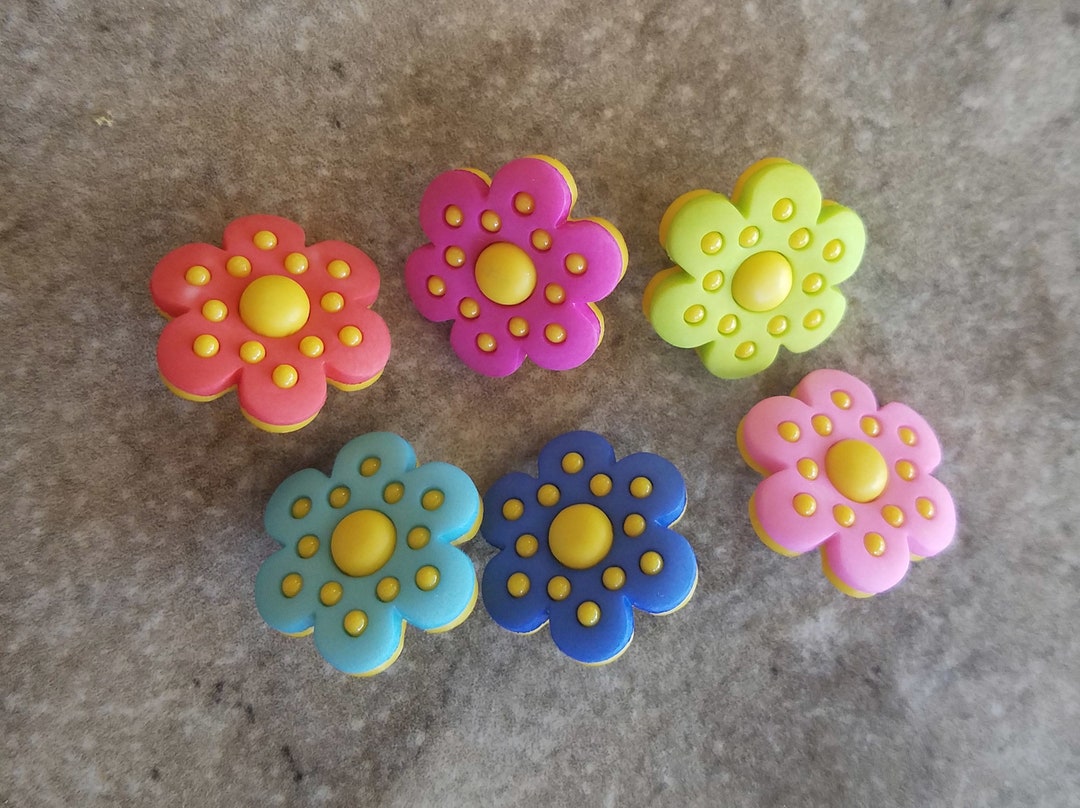 3 Polka Dot Daisy Flower Shank Buttons Size 3/4" You Choose the Color ...