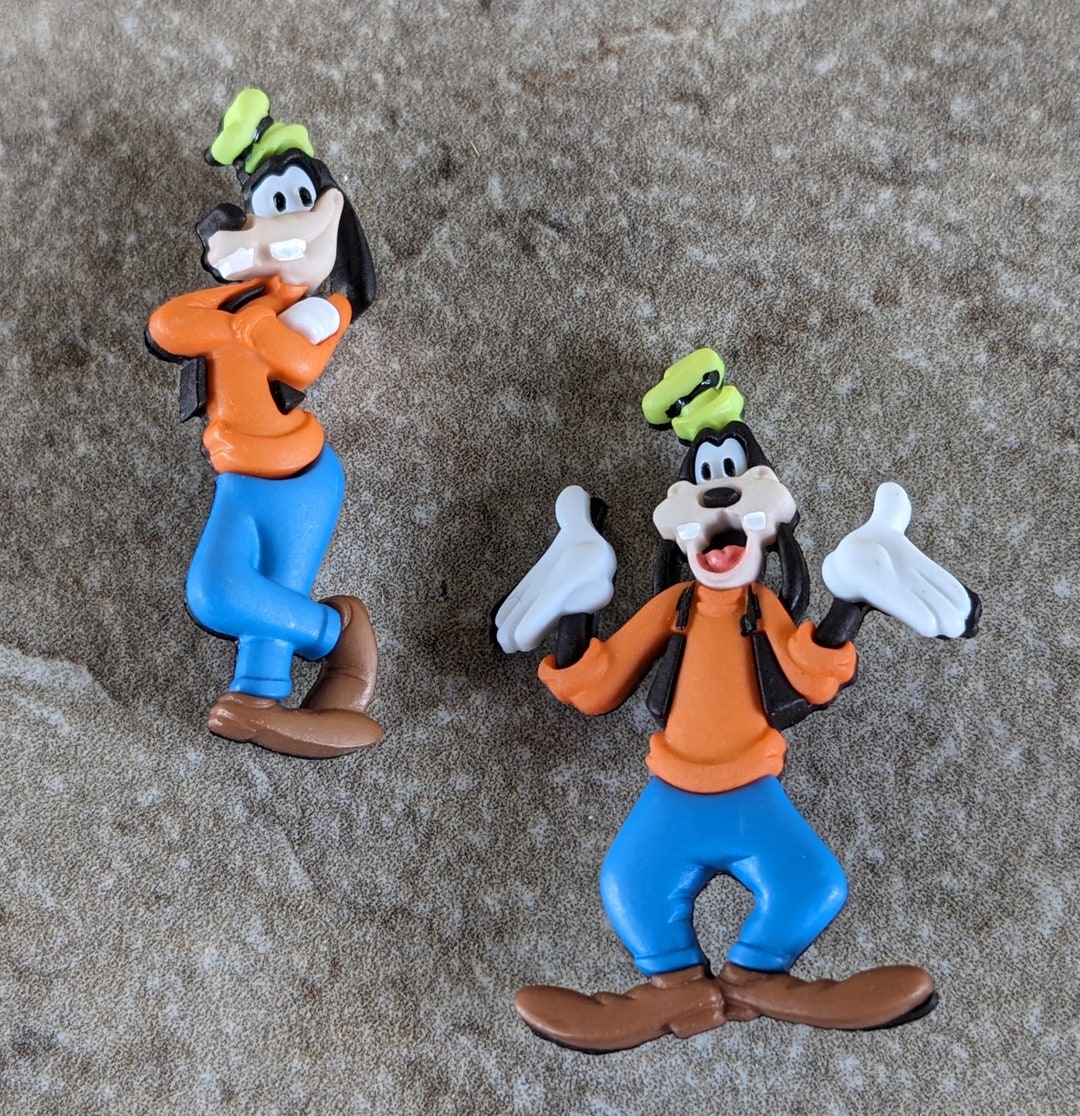 2 Disney Goofy Shank Buttons - Etsy